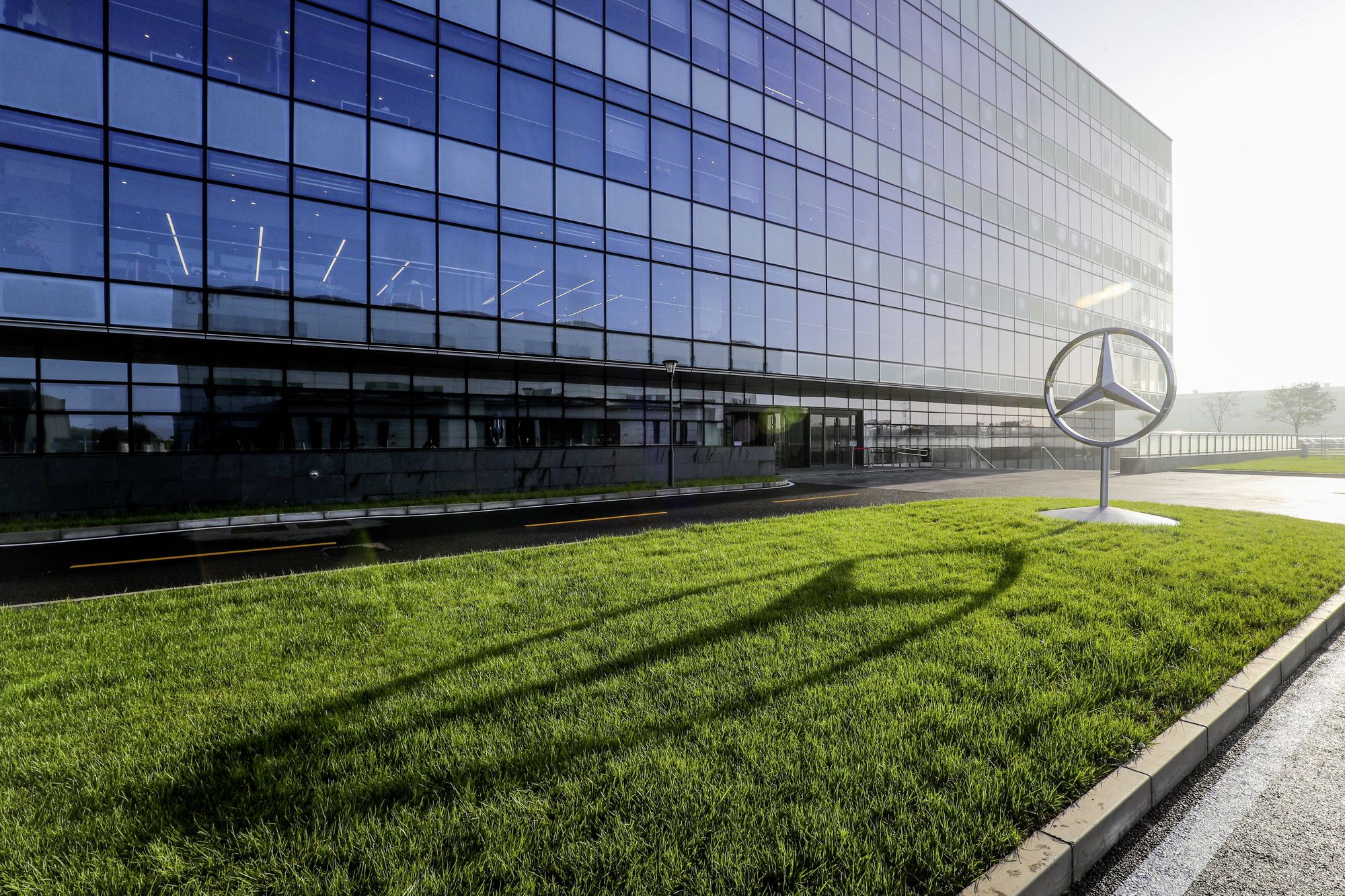 Mercedes rejects deeper Chinese partnerships