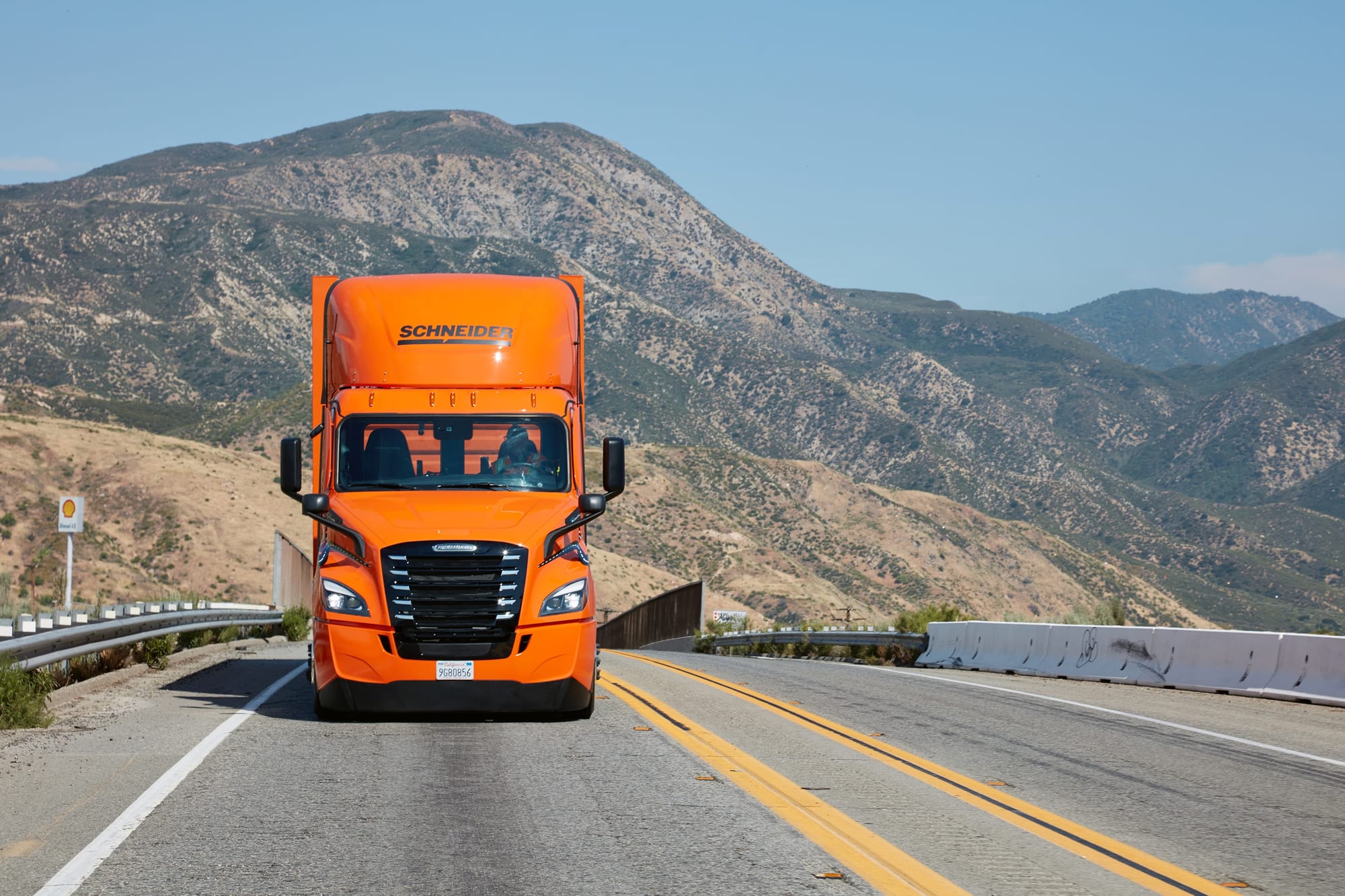Schneider achieves a million miles of BEV freight